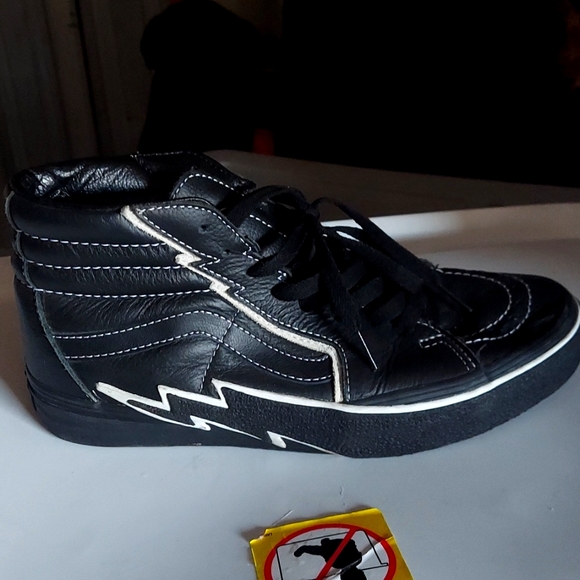 Vans | Shoes | Vans Sk8hi Bolt Leather Unisex Mens 8 Womens 95 | Poshmark